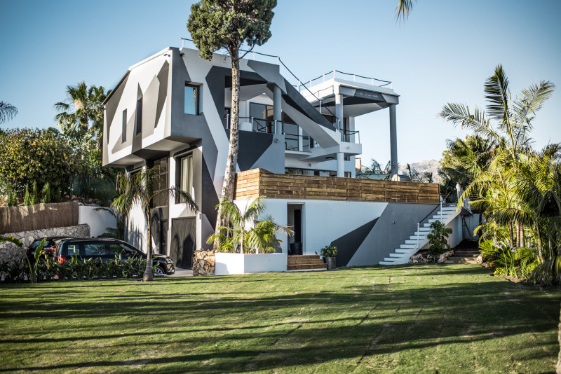 El exesquiador profesional Jon Olsson vende su casa de Marbella